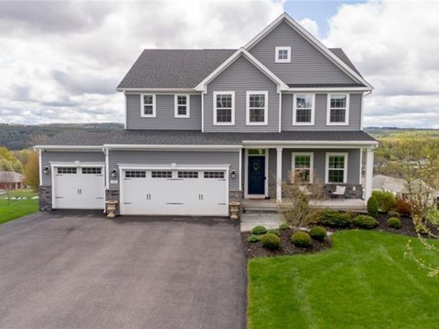 5547 Rolling Meadows Way, Camillus, NY 13031