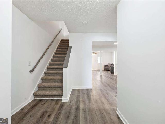 5547 Strathmoor Manor Circle