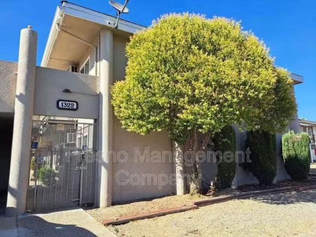 55484852 1322 E Bulldog Ln #C