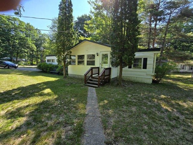 5548 N Flint Rd, Roscommon, MI 48653