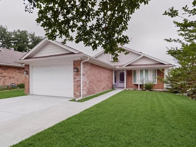 5548 Village Green Dr, Mesquite, TX 75150