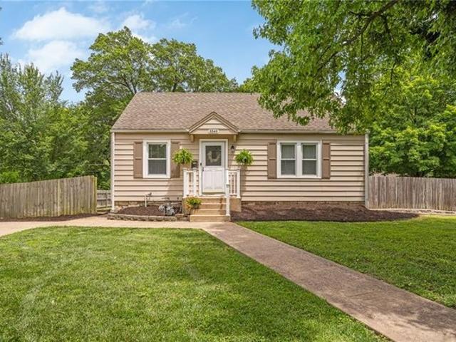 5549 Caenen St, Shawnee, KS 66216