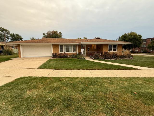 5549 W 102nd St, Oak Lawn, IL 60453 | MLS #12642