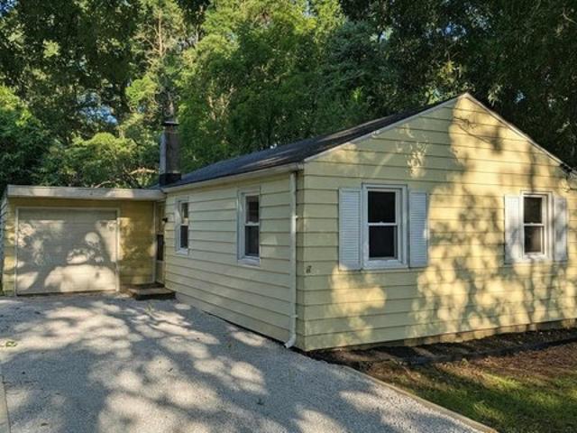 55405 Glenn Rd, South Bend, IN 46628