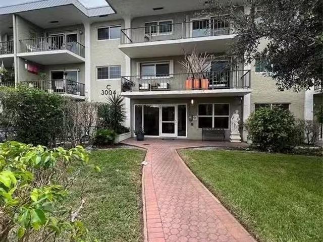 55416410 3004 Ne 5th Ter #2