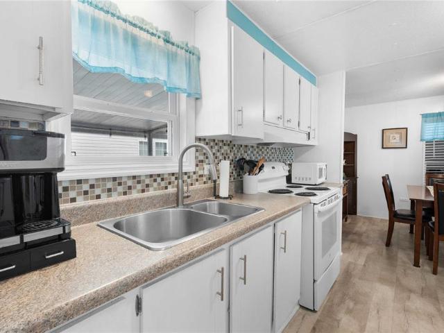 5541 Benton St, Zephyrhills, FL 33542 | MLS #TB8485