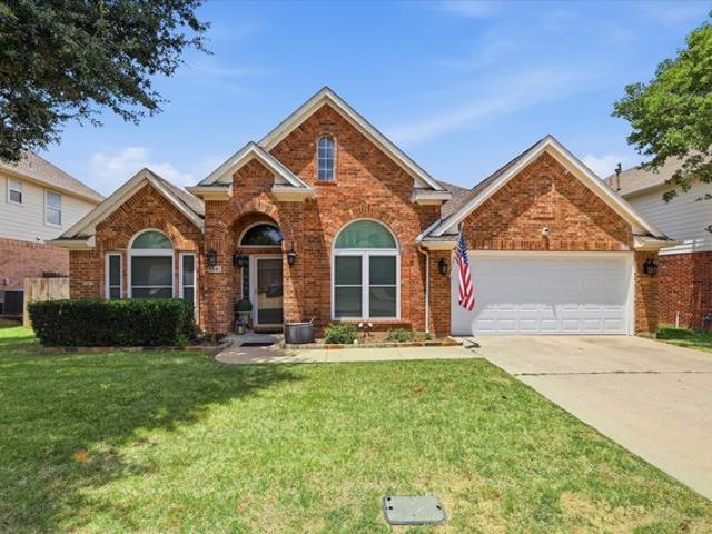 5541 Cranberry Dr, Fort Worth, TX 76137