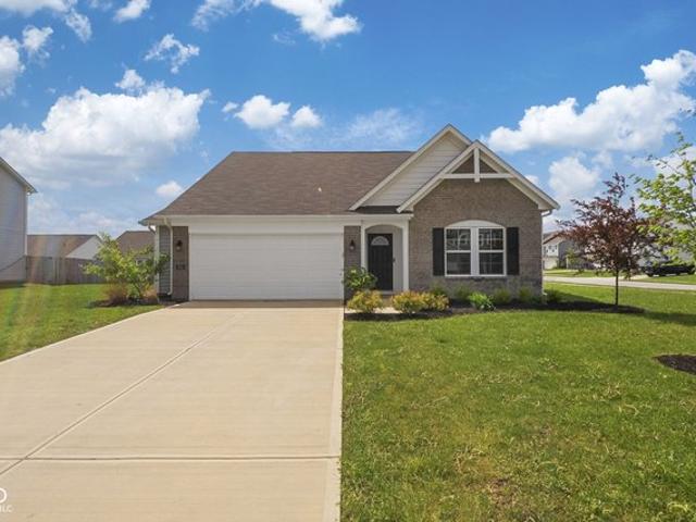 5541 Woods Pointe Dr, McCordsville, IN 46055