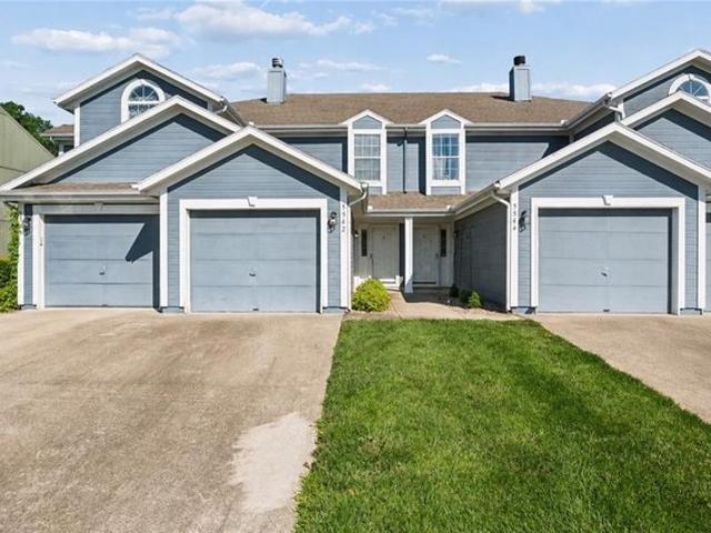 5542 NW Moonlight Meadow Dr, Lee's Summit, MO 64064