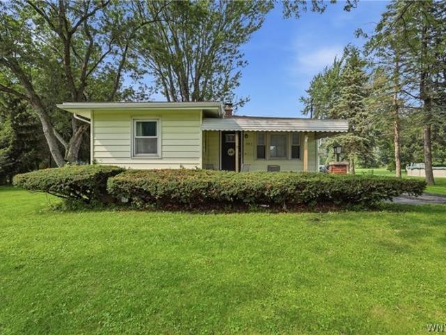 5543 Mapleton Rd, Lockport, NY 14094