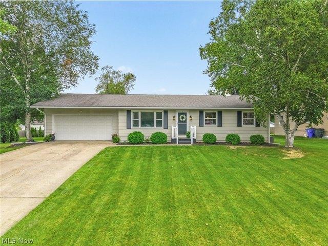 5543 Edwards Rd, Ravenna, OH 44266