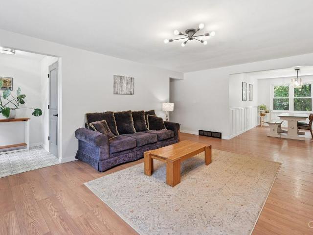5543 Kay Drive