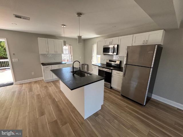 5543 Ridge Avenue # 2ND FLOOR