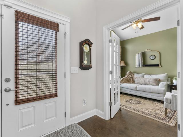 5543 Stonefield Dr