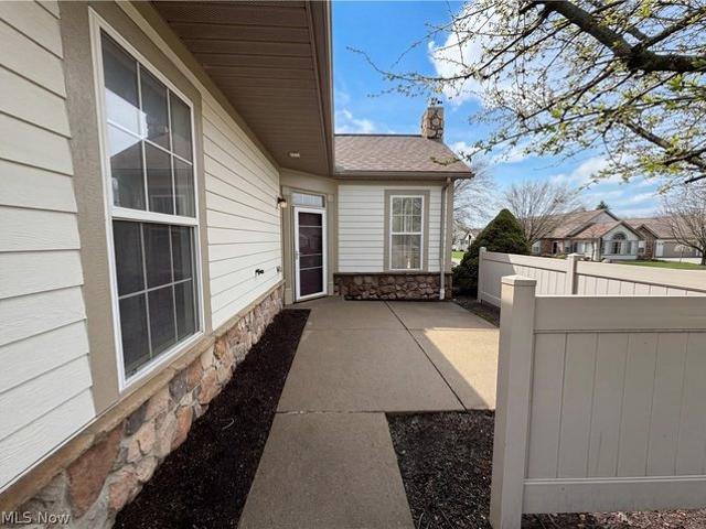 554 Crossings Cir, Tallmadge, OH 44278