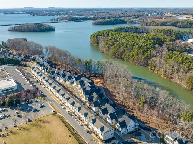 554 Amalfi Dr, Davidson, NC