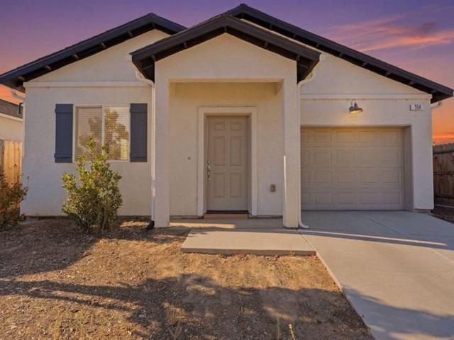 554 Green Ln, Lemoore, CA 93245