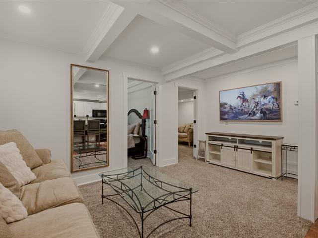 554 East Main Road