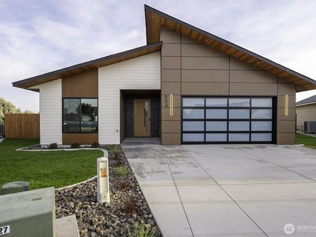 554 N Sparrow Ln, Moses Lake, WA 98837