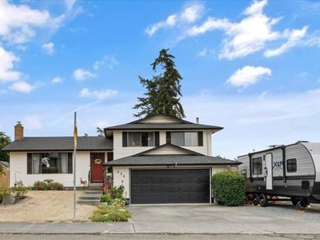 554 NW Fairhaven Dr, Oak Harbor, WA 98277