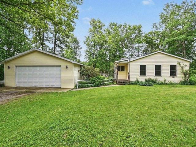5554 Dease Lake Rd, Hale, MI 48739