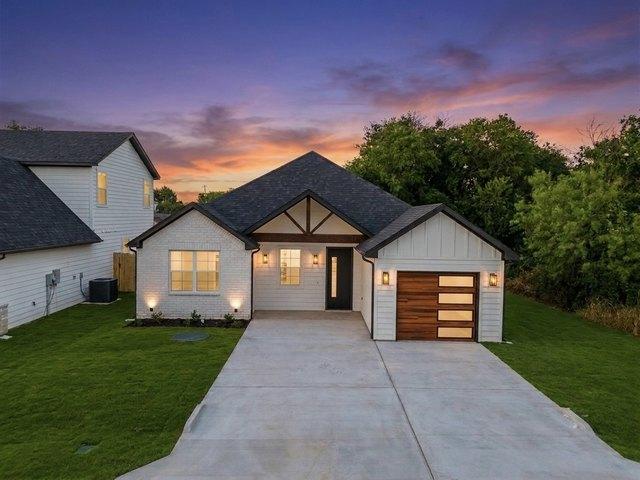 5555 Mercedes Cir, Granbury, TX 76048
