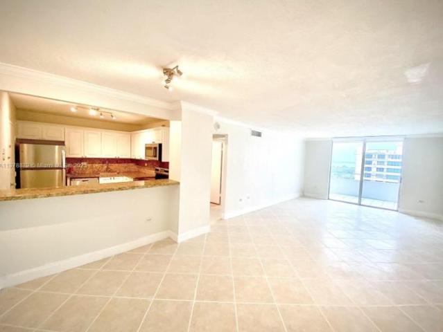 5555 Collins Ave #16V, Miami Beach, FL 33140