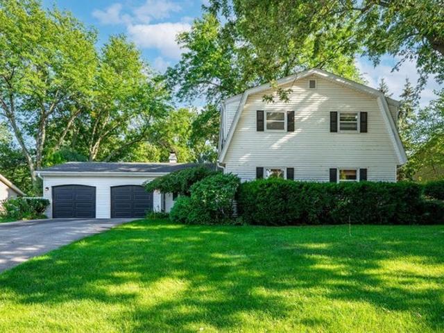5555 Roanoke Rd, Rockford, IL 61107
