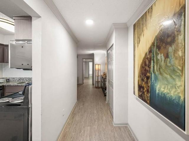 5555 Roswell Road NE 04