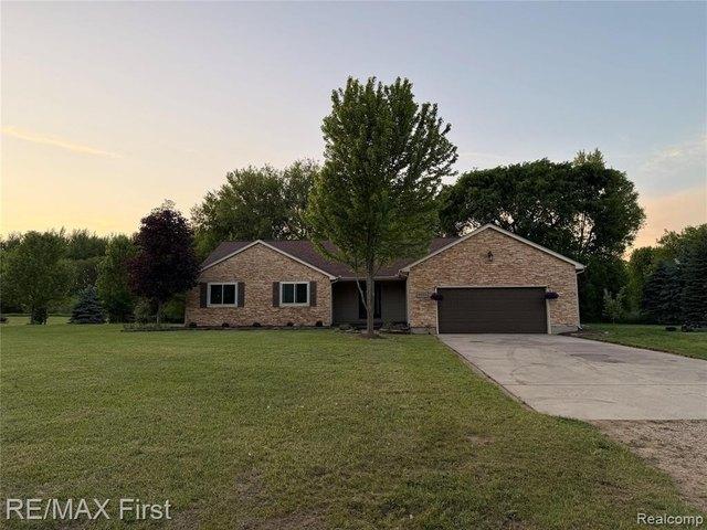 5555 Troika Trl, Dryden, MI 48428