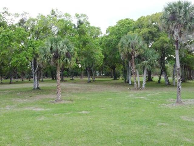 5555 23rd St SW, Vero Beach, FL 32968