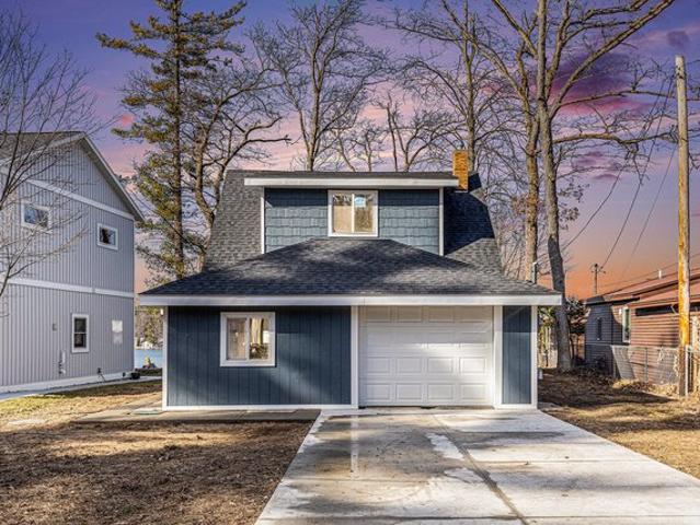 5557 Front St, Newaygo, MI 49337