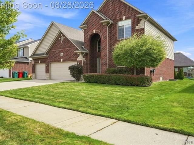 55586 Snead Dr, Macomb Township, MI 48042