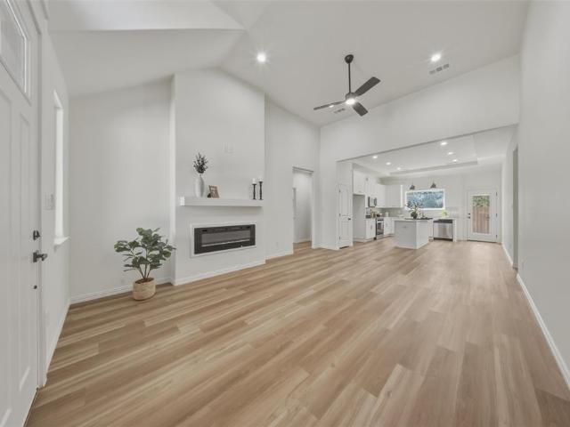 5559 Mercedes Circle