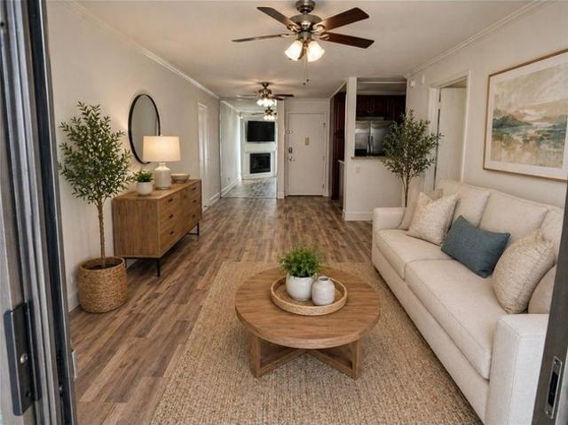 5550 Owensmouth Ave, Woodland Hills, CA 91367