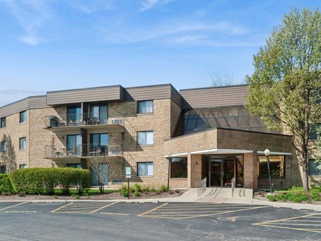5550 Astor Ln Apt 303, Rolling Meadows, IL 60008