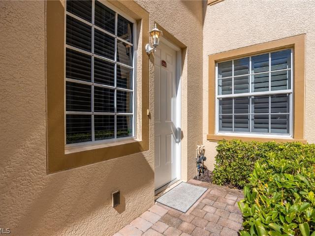 5550 Berkshire Dr, Unit 202, Fort Myers, FL 33912 | MLS #2026008