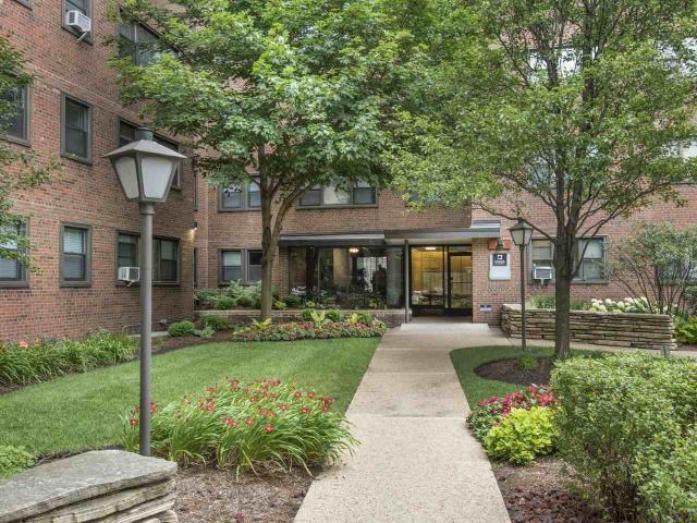 5550 S Dorchester 1 Bedroom Apartment for Rent at 5550 S Dorchester Ave, Chicago, IL 60637 Hyde Park