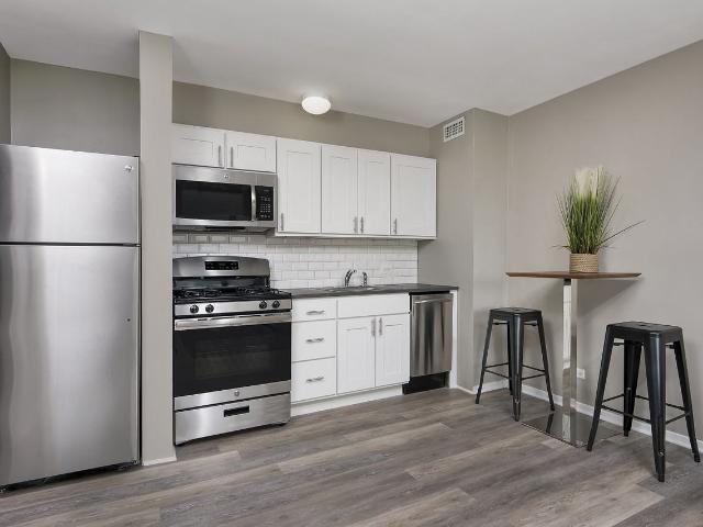 5550 S Dorchester 2 Bedroom Apartment for Rent at 5550 S Dorchester Ave, Chicago, IL 60637 Hyde Park