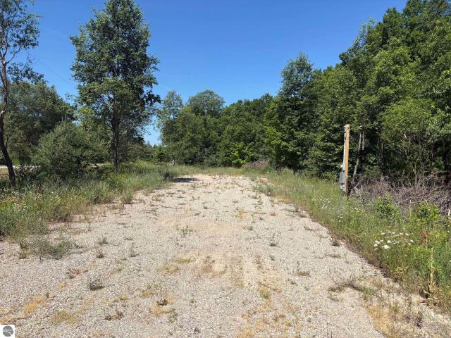 5551 N 9 Road