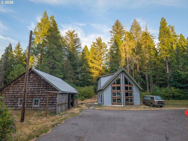 55533 McKenzie River Dr, Blue River, OR 97413