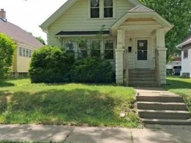 5553 N 32nd St, Milwaukee, WI 53209