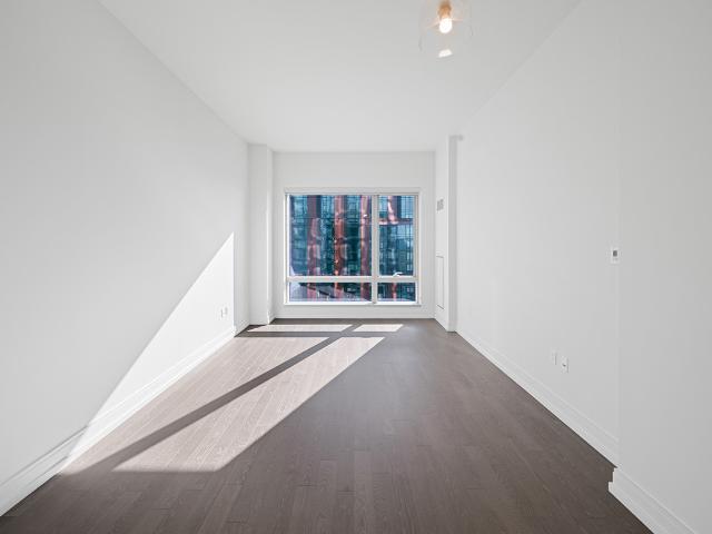 555 10th Avenue 52G