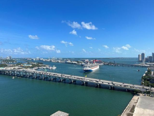 555 15th St NE #31H, Miami, FL 33132