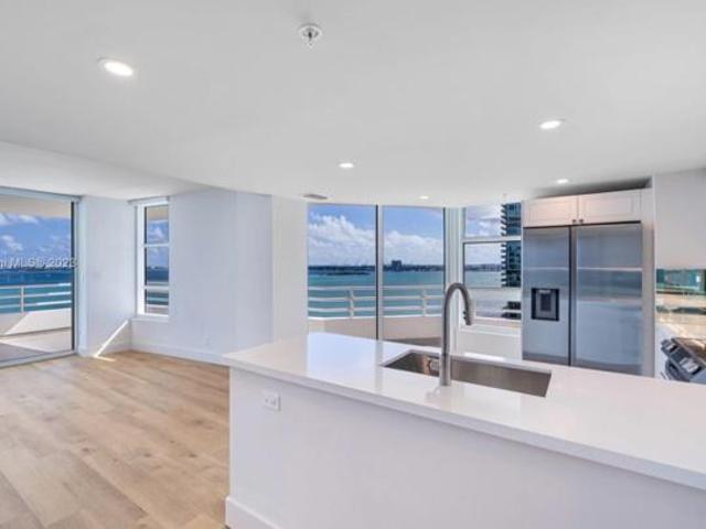 555 34th St NE #1701, Miami, FL 33137