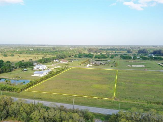 555 65th Ave SW, Vero Beach, FL 32968 | MLS #290498 | Compass