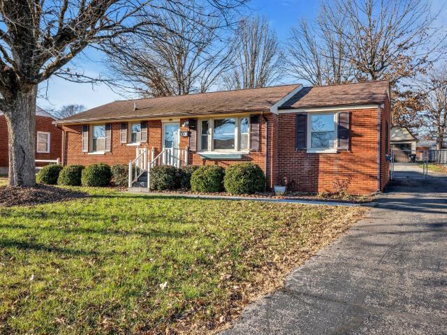 555 Ashe Ave