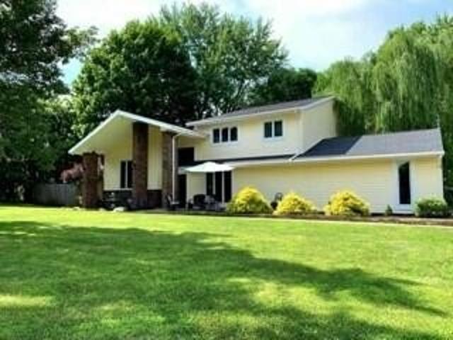 555 Briarwood Ct, Troy, OH 45373