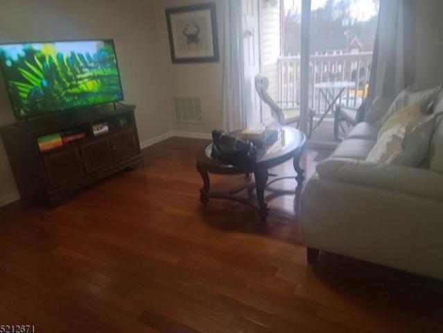 555 Grant St #303, Linden, NJ 07036