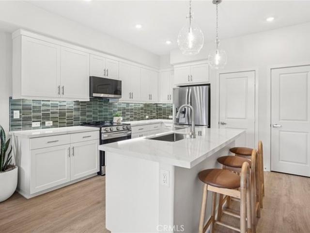 555 Gregory Way, Glendora, CA 91740